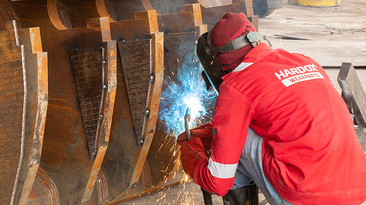 Expert processing and fabricating of custom wear parts made of Hardox ...