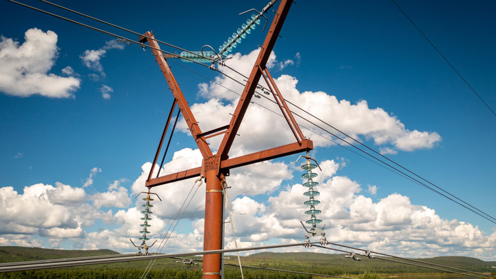 Utility poles, towers & masts in weathering steel - SSAB